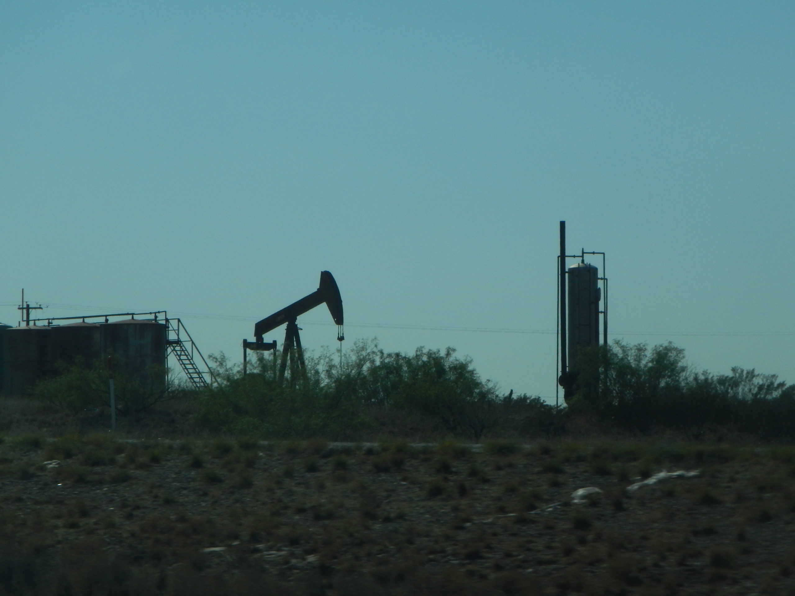 Country Living, Dirty Air - Earthworks